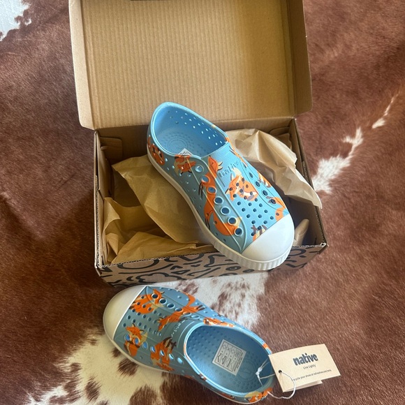 Native | Shoes | Native Blue And Orange Water Shoes Vibrant Design ...